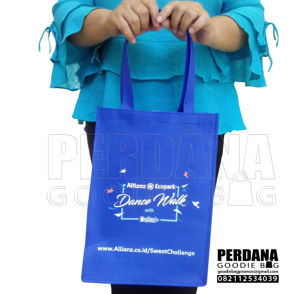 Tas jinjing potrait spunbond biru delta egha ps minggu - Perdana Goodie Bag